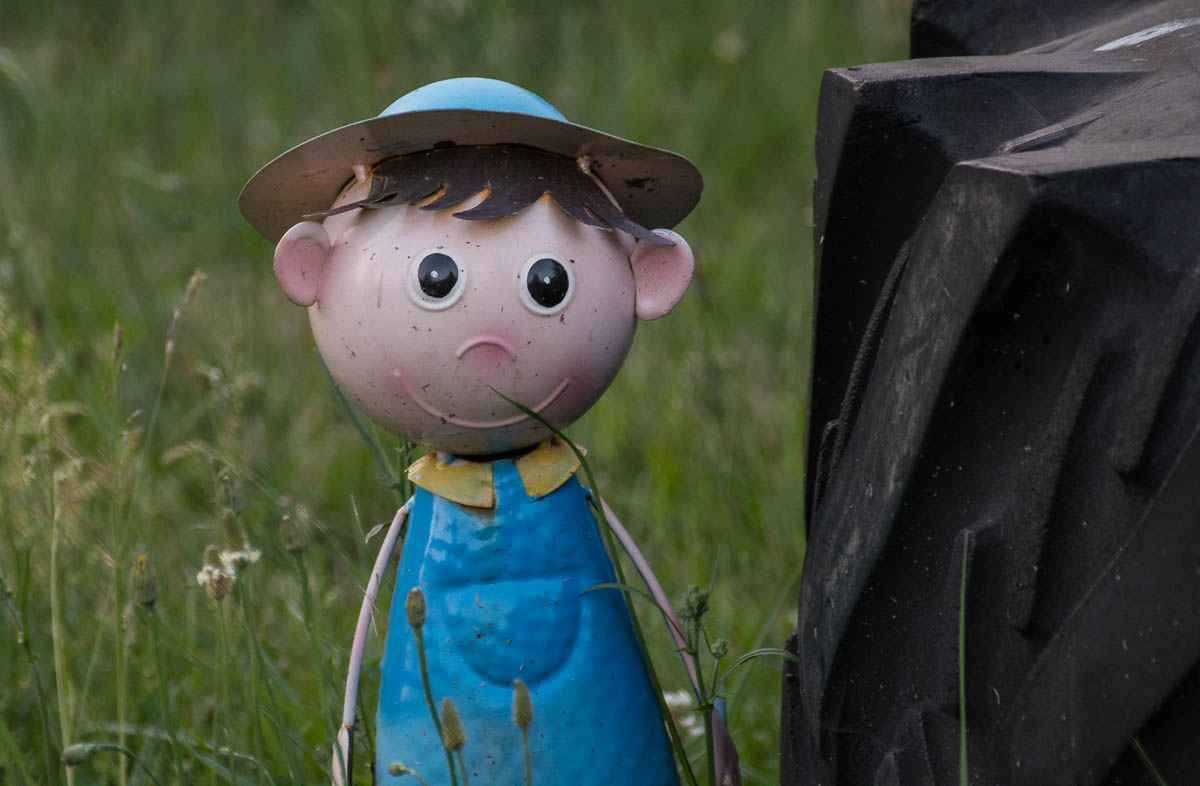 smiling sculpture – Diary of Dennis